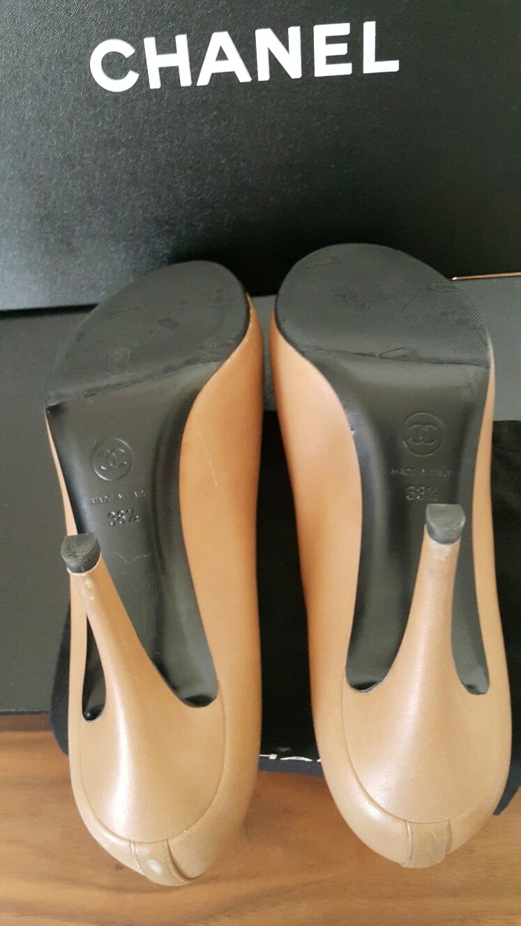 Chanel CC Cap Toe Pump Size 38.5 EU | The Luxury Flavor